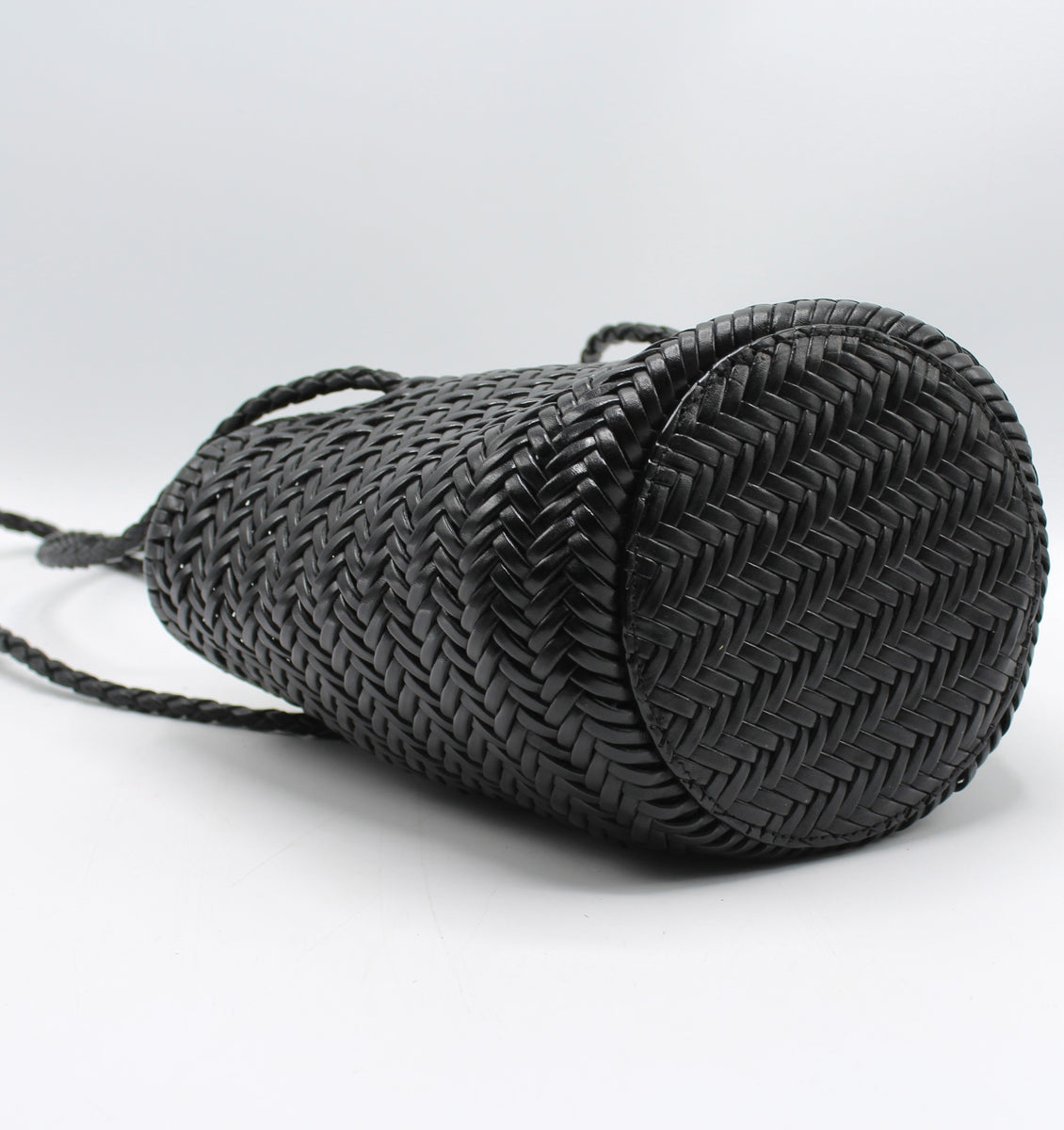 Carmel - Hand Woven Top Grain Leather Bucket Bag Black – Sook Stainable